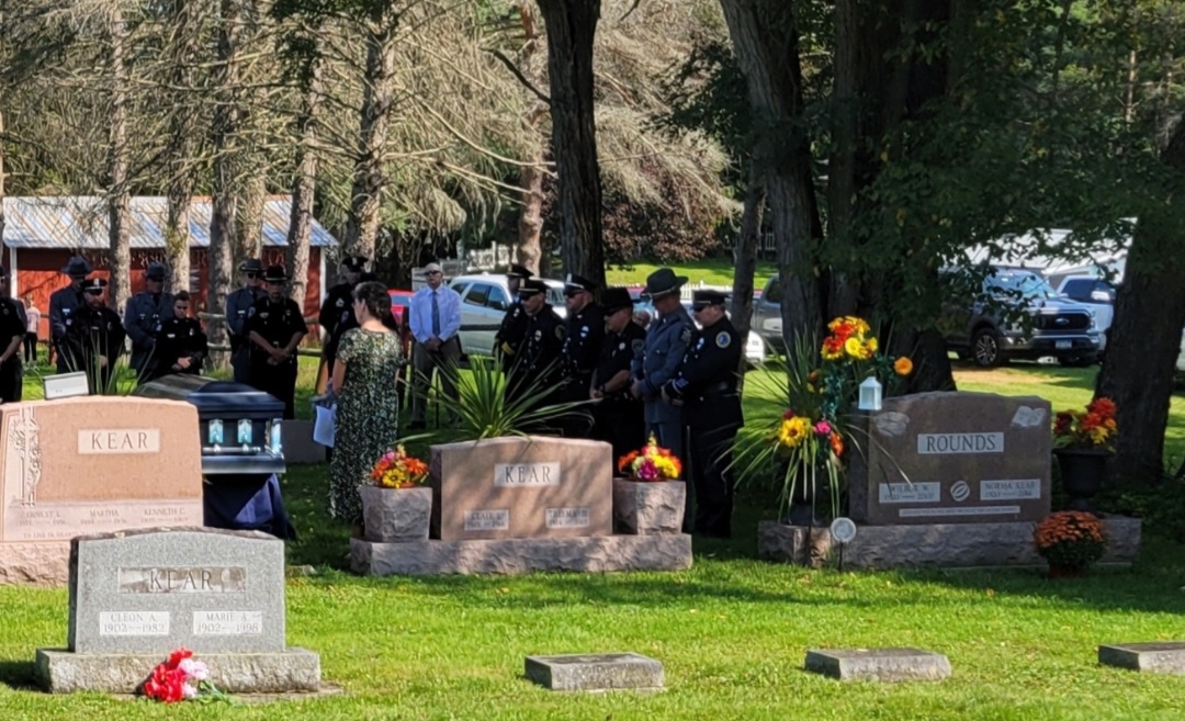 An emotional funeral service for Dan Howe, who served for over 50 years ...