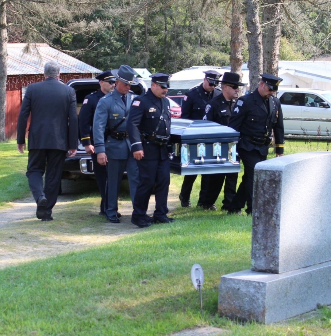 An emotional funeral service for Dan Howe, who served for over 50 years ...