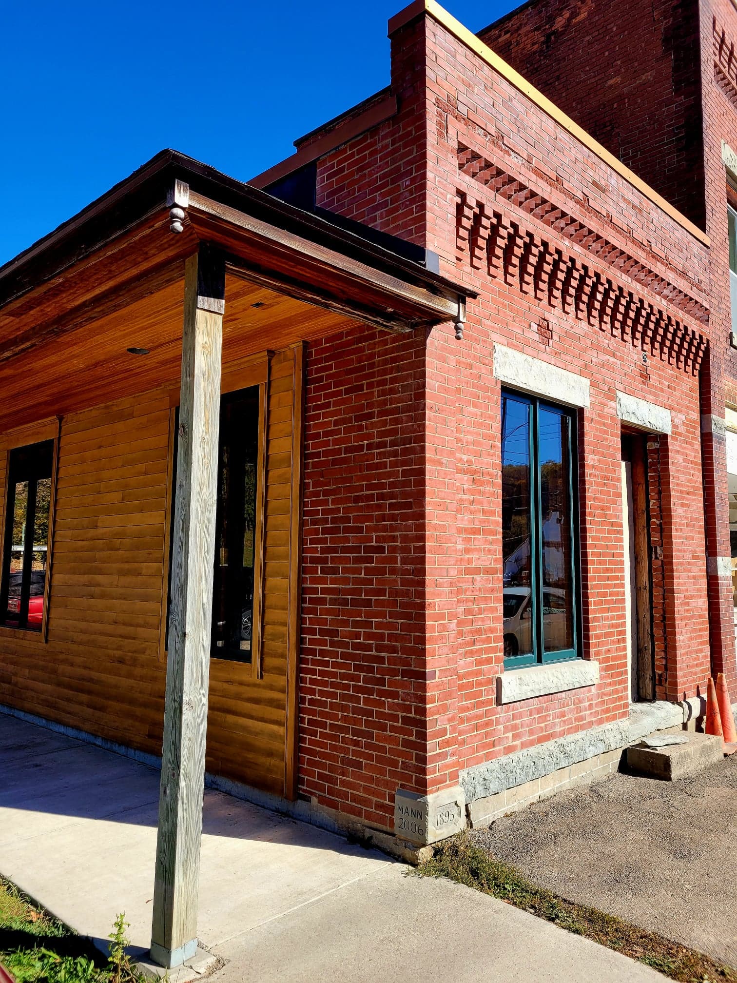 "The Pot Stop," bringing good food, music, and art to northeastern ...