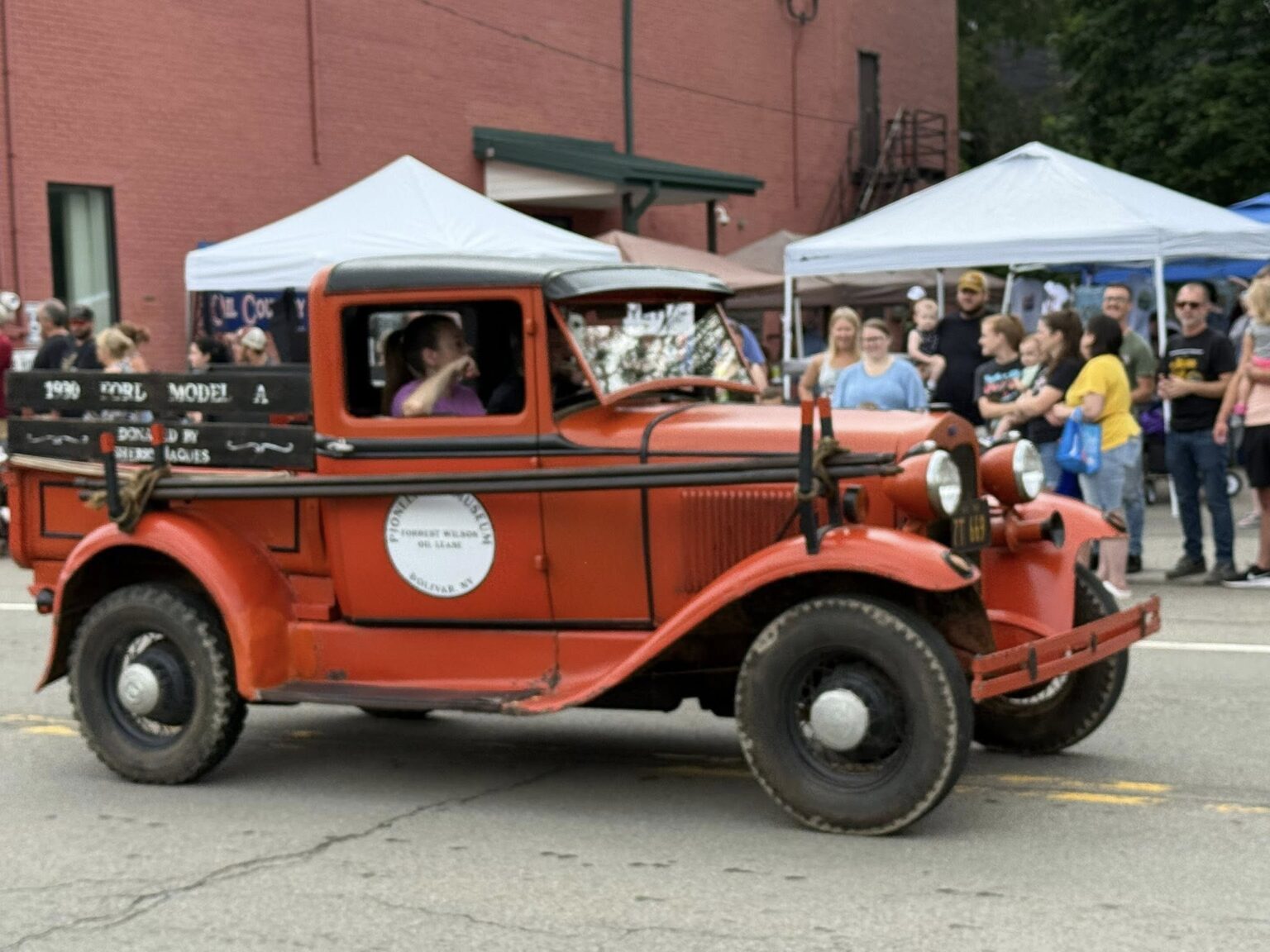 A parade like no other with kids, floats and farm animals: Bolivar's ...