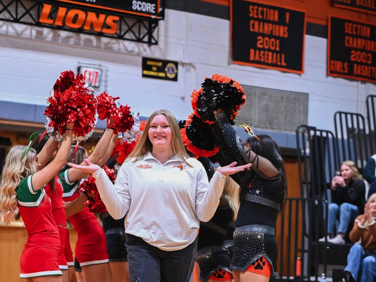 Kaylee Oswald receives state championship ring during stirring ceremony ...